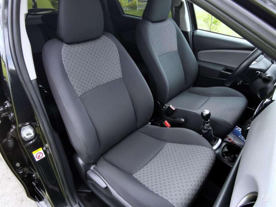 Melns Toyota Yaris 2015 Ukmergė, ar dzinēja tilpumu 1.36 L un nobraukumu 231 tūkst. km par 6900 €, foto 14 vietnē AUTOMOTO.COM.LV