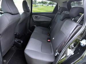 Melns Toyota Yaris 2015 Ukmergė, ar dzinēja tilpumu 1.36 L un nobraukumu 231 tūkst. km par 6900 €, foto 18 vietnē AUTOMOTO.COM.LV