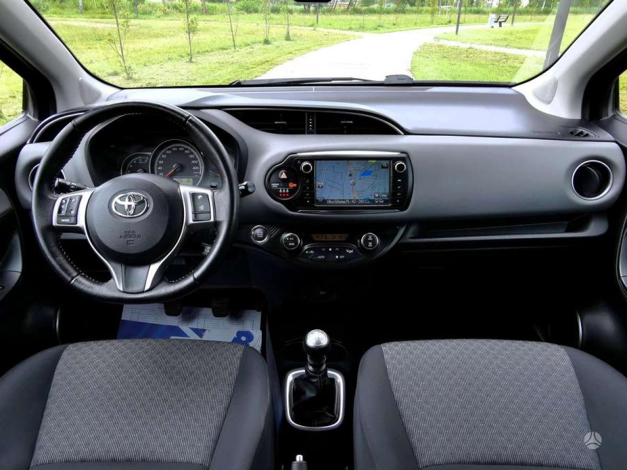 Melns Toyota Yaris 2015 Ukmergė, ar dzinēja tilpumu 1.36 L un nobraukumu 231 tūkst. km par 6900 €, foto 19 vietnē AUTOMOTO.COM.LV