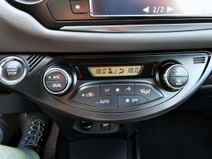Melns Toyota Yaris 2015 Ukmergė, ar dzinēja tilpumu 1.36 L un nobraukumu 231 tūkst. km par 6900 €, foto 31 vietnē AUTOMOTO.COM.LV