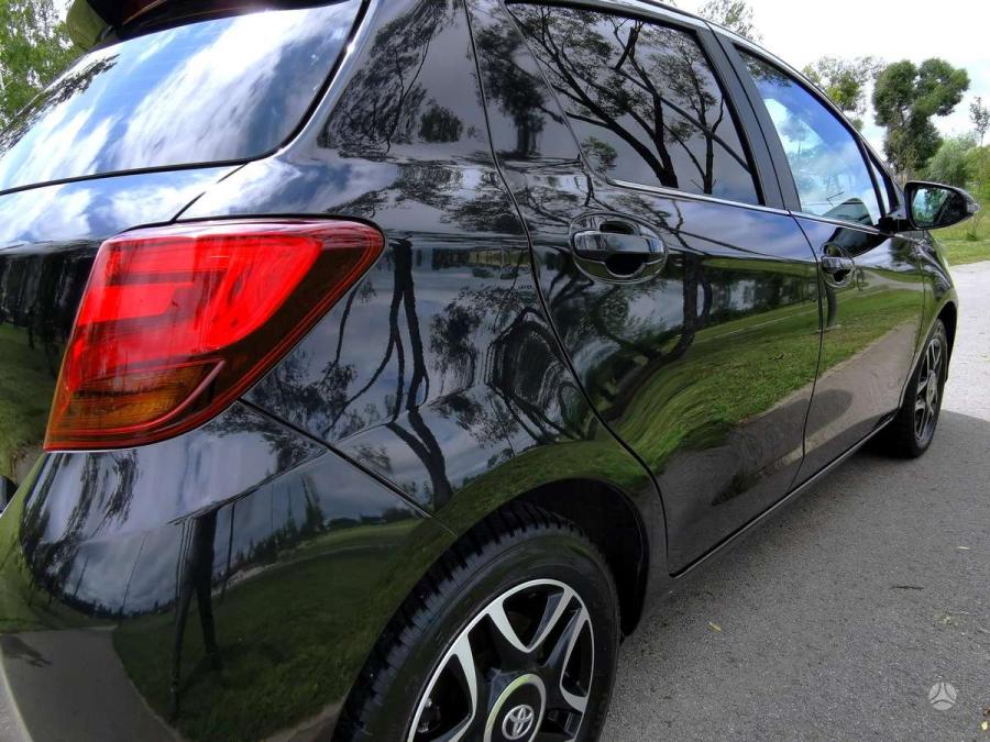 Melns Toyota Yaris 2015 Ukmergė, ar dzinēja tilpumu 1.36 L un nobraukumu 231 tūkst. km par 6900 €, foto 48 vietnē AUTOMOTO.COM.LV
