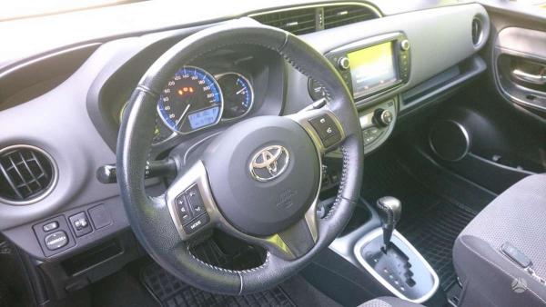 Black Toyota Yaris 2015 in Kaunas, with an engine capacity of 1.50 L and mileage of 158 thousand km for 7250 €, photo 7 on AUTOMOTO.COM.LV