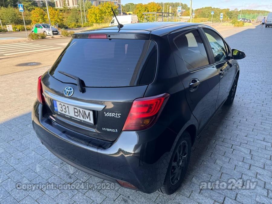 Черный Тойота Ярис 2015 в Таллин, объемом двигателя 1.50 л и пробегом 152 тыс. км за 6500 €, фото 5 на AUTOMOTO.COM.LV
