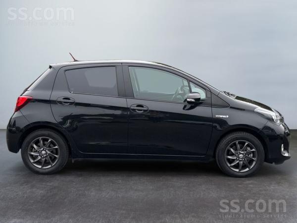 Melns Toyota Yaris 2015 Rīga, ar dzinēja tilpumu 1.50 L un nobraukumu 152 tūkst. km par 9220 €, foto 7 vietnē AUTOMOTO.COM.LV