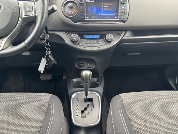 Melns Toyota Yaris 2015 Rīga, ar dzinēja tilpumu 1.50 L un nobraukumu 152 tūkst. km par 9220 €, foto 11 vietnē AUTOMOTO.COM.LV