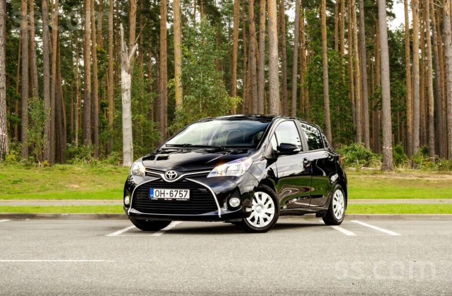 Melns Toyota Yaris 2016 Rīga, ar dzinēja tilpumu 1.40 L un nobraukumu 138 tūkst. km par 6790 €, foto 1 vietnē AUTOMOTO.COM.LV