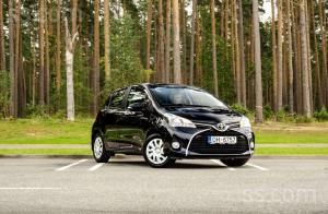 Melns Toyota Yaris 2016 Rīga, ar dzinēja tilpumu 1.40 L un nobraukumu 138 tūkst. km par 6790 €, foto 2 vietnē AUTOMOTO.COM.LV