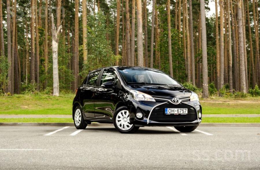 Melns Toyota Yaris 2016 Rīga, ar dzinēja tilpumu 1.40 L un nobraukumu 138 tūkst. km par 6790 €, foto 2 vietnē AUTOMOTO.COM.LV