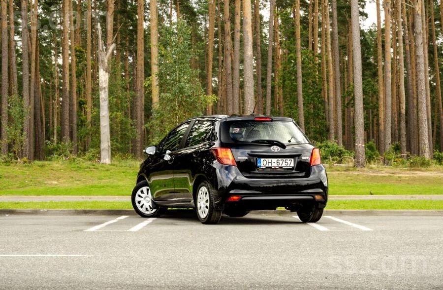 Melns Toyota Yaris 2016 Rīga, ar dzinēja tilpumu 1.40 L un nobraukumu 138 tūkst. km par 6790 €, foto 7 vietnē AUTOMOTO.COM.LV