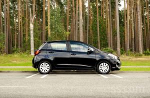 Melns Toyota Yaris 2016 Rīga, ar dzinēja tilpumu 1.40 L un nobraukumu 138 tūkst. km par 6790 €, foto 8 vietnē AUTOMOTO.COM.LV