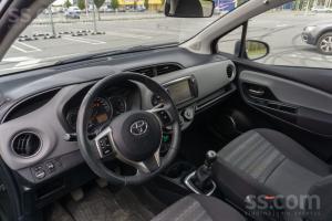 Melns Toyota Yaris 2016 Rīga, ar dzinēja tilpumu 1.40 L un nobraukumu 138 tūkst. km par 6790 €, foto 9 vietnē AUTOMOTO.COM.LV