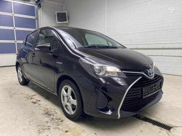 Black Toyota Yaris 2016 in Radviliskis, with an engine capacity of 1.50 L and mileage of 136 thousand km for 7950 €, photo 2 on AUTOMOTO.COM.LV