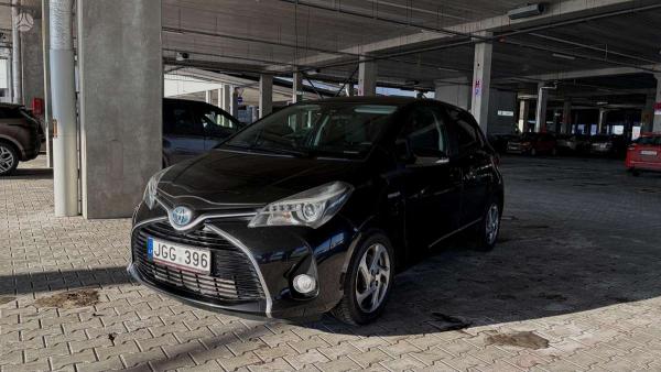 Melns Toyota Yaris 2016 Viļņa, ar dzinēja tilpumu 1.50 L un nobraukumu 107 tūkst. km par 10500 €, foto 1 vietnē AUTOMOTO.COM.LV