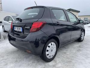 Black Toyota Yaris 2016 in Vilnius, with an engine capacity of 1.50 L and mileage of 229 thousand km for 6490 €, photo 3 on AUTOMOTO.COM.LV