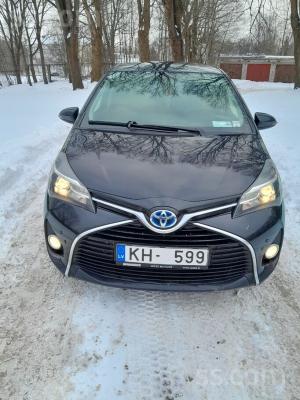 Melns Toyota Yaris 2016 Rīga, ar dzinēja tilpumu 1.50 L un nobraukumu 222 tūkst. km par 7000 €, foto  vietnē AUTOMOTO.COM.LV
