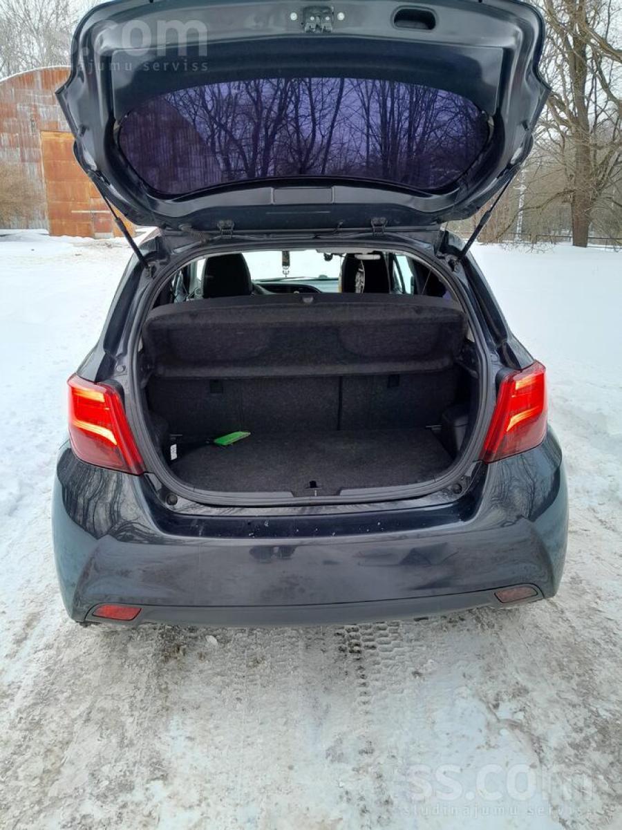 Melns Toyota Yaris 2016 Rīga, ar dzinēja tilpumu 1.50 L un nobraukumu 222 tūkst. km par 7000 €, foto 6 vietnē AUTOMOTO.COM.LV