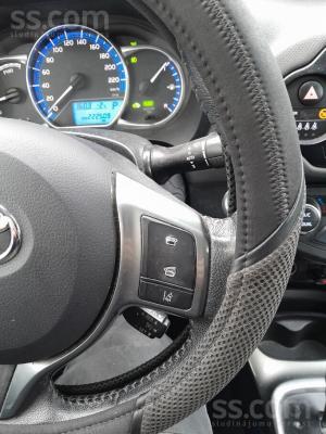 Melns Toyota Yaris 2016 Rīga, ar dzinēja tilpumu 1.50 L un nobraukumu 222 tūkst. km par 7000 €, foto 10 vietnē AUTOMOTO.COM.LV