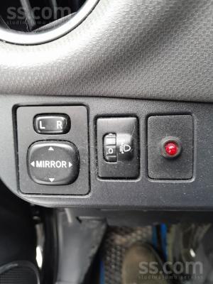 Melns Toyota Yaris 2016 Rīga, ar dzinēja tilpumu 1.50 L un nobraukumu 222 tūkst. km par 7000 €, foto 12 vietnē AUTOMOTO.COM.LV