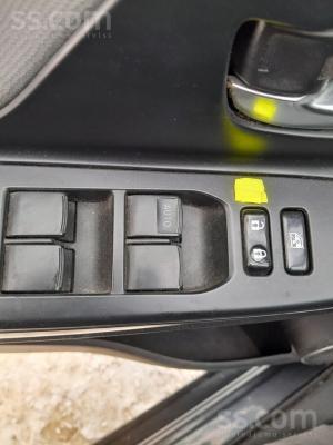 Melns Toyota Yaris 2016 Rīga, ar dzinēja tilpumu 1.50 L un nobraukumu 222 tūkst. km par 7000 €, foto 14 vietnē AUTOMOTO.COM.LV