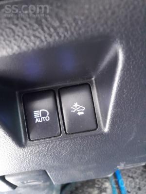 Melns Toyota Yaris 2016 Rīga, ar dzinēja tilpumu 1.50 L un nobraukumu 222 tūkst. km par 7000 €, foto 15 vietnē AUTOMOTO.COM.LV