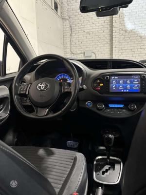 Черный Тойота Ярис 2016 в Клайпеда, объемом двигателя 1.50 л и пробегом 222 тыс. км за 8900 €, фото 8 на AUTOMOTO.COM.LV
