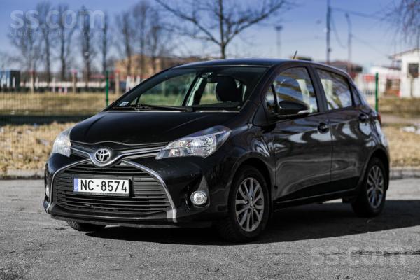 Melns Toyota Yaris 2016 Rīga, ar dzinēja tilpumu 1.40 L un nobraukumu 191 tūkst. km par 7500 €, foto 4 vietnē AUTOMOTO.COM.LV