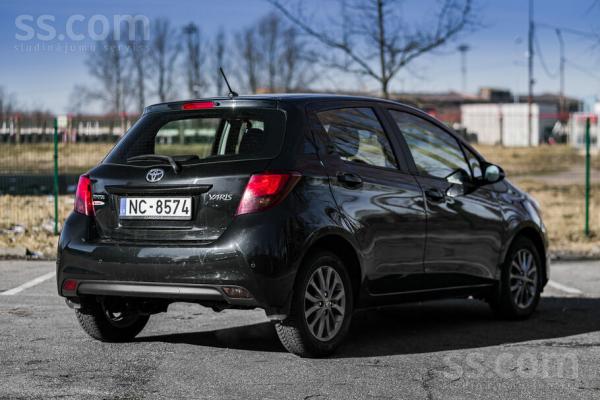 Melns Toyota Yaris 2016 Rīga, ar dzinēja tilpumu 1.40 L un nobraukumu 191 tūkst. km par 7500 €, foto 6 vietnē AUTOMOTO.COM.LV