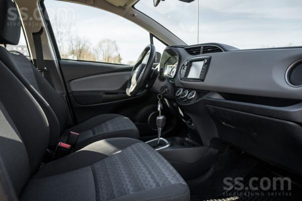 Melns Toyota Yaris 2016 Rīga, ar dzinēja tilpumu 1.40 L un nobraukumu 191 tūkst. km par 7500 €, foto 10 vietnē AUTOMOTO.COM.LV