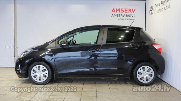 Melns Toyota Yaris 2017 Tallina, ar dzinēja tilpumu 1.50 L un nobraukumu 112 tūkst. km par 10990 €, foto 3 vietnē AUTOMOTO.COM.LV
