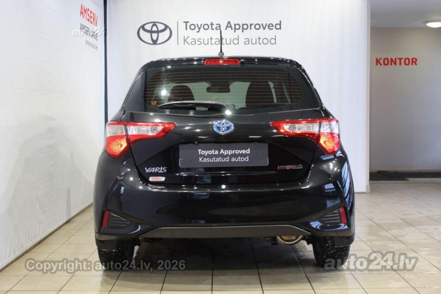 Melns Toyota Yaris 2017 Tallina, ar dzinēja tilpumu 1.50 L un nobraukumu 112 tūkst. km par 10990 €, foto 4 vietnē AUTOMOTO.COM.LV