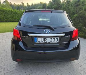 Black Toyota Yaris 2017 in Utena, with an engine capacity of 1.50 L and mileage of 183 thousand km for 7700 €, photo 6 on AUTOMOTO.COM.LV