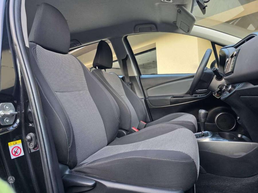 Black Toyota Yaris 2017 in Utena, with an engine capacity of 1.50 L and mileage of 183 thousand km for 7700 €, photo 10 on AUTOMOTO.COM.LV