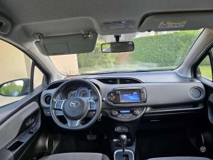 Black Toyota Yaris 2017 in Utena, with an engine capacity of 1.50 L and mileage of 183 thousand km for 7700 €, photo 14 on AUTOMOTO.COM.LV