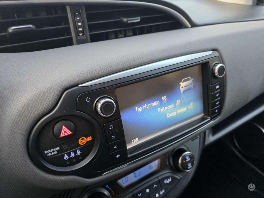 Black Toyota Yaris 2017 in Utena, with an engine capacity of 1.50 L and mileage of 183 thousand km for 7700 €, photo 18 on AUTOMOTO.COM.LV