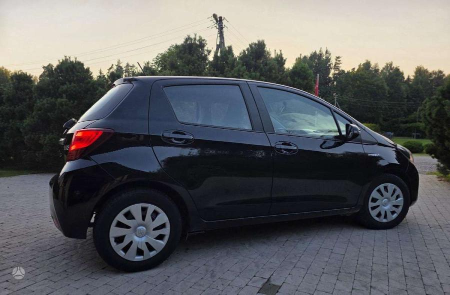 Black Toyota Yaris 2017 in Utena, with an engine capacity of 1.50 L and mileage of 183 thousand km for 7700 €, photo 21 on AUTOMOTO.COM.LV
