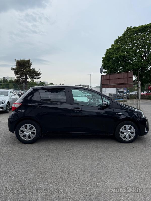 Black Toyota Yaris 2018 in Tallinn, with an engine capacity of 1.50 L and mileage of 0 thousand km for 7999 €, photo 3 on AUTOMOTO.COM.LV