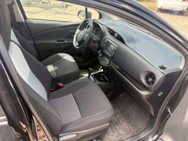 Black Toyota Yaris 2019 in Radviliskis, with an engine capacity of 1.50 L and mileage of 45 thousand km for 8350 €, photo 9 on AUTOMOTO.COM.LV