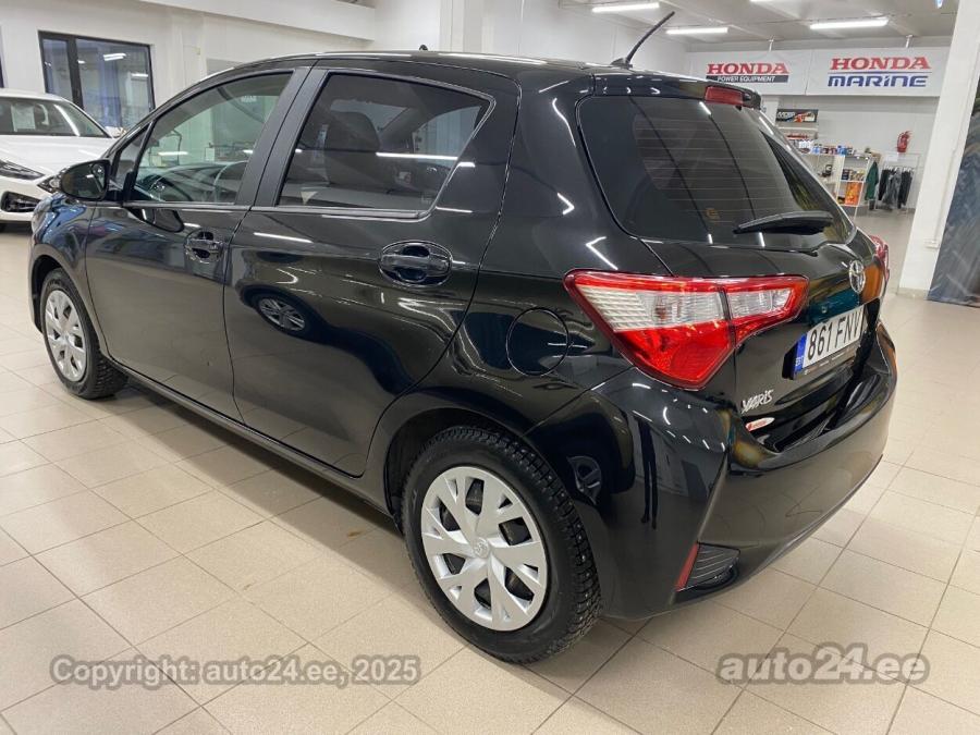 Melns Toyota Yaris 2020 Jehvi, ar dzinēja tilpumu 1.50 L un nobraukumu 80 tūkst. km par 12900 €, foto 3 vietnē AUTOMOTO.COM.LV