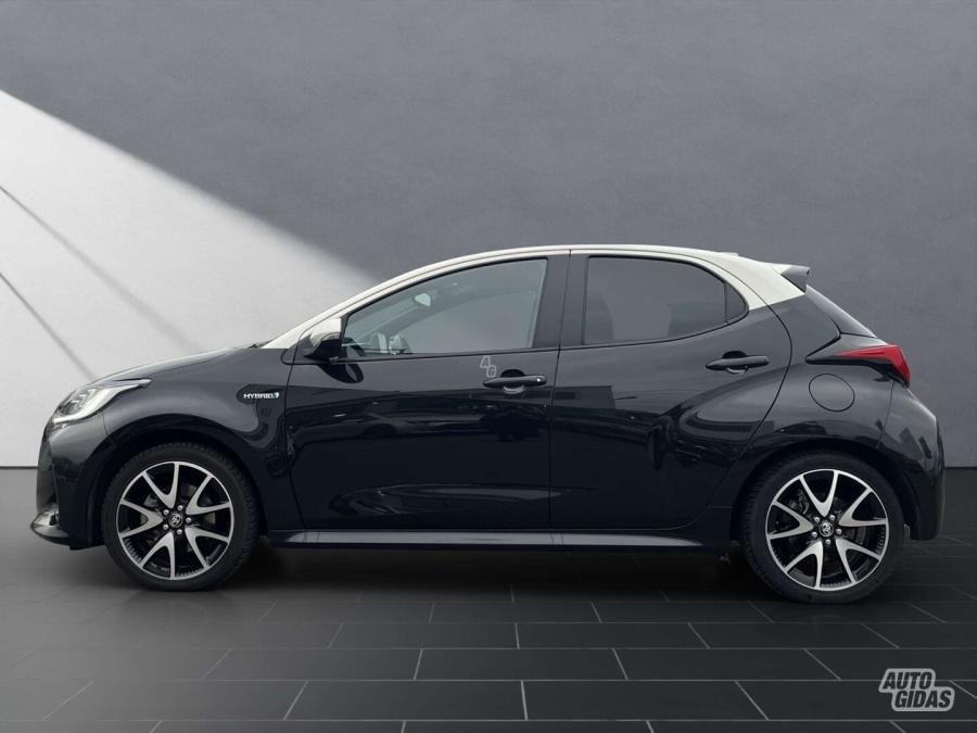 Melns Toyota Yaris 2020 Kauņa, ar dzinēja tilpumu 1.50 L un nobraukumu 70 tūkst. km par 22244 €, foto 2 vietnē AUTOMOTO.COM.LV