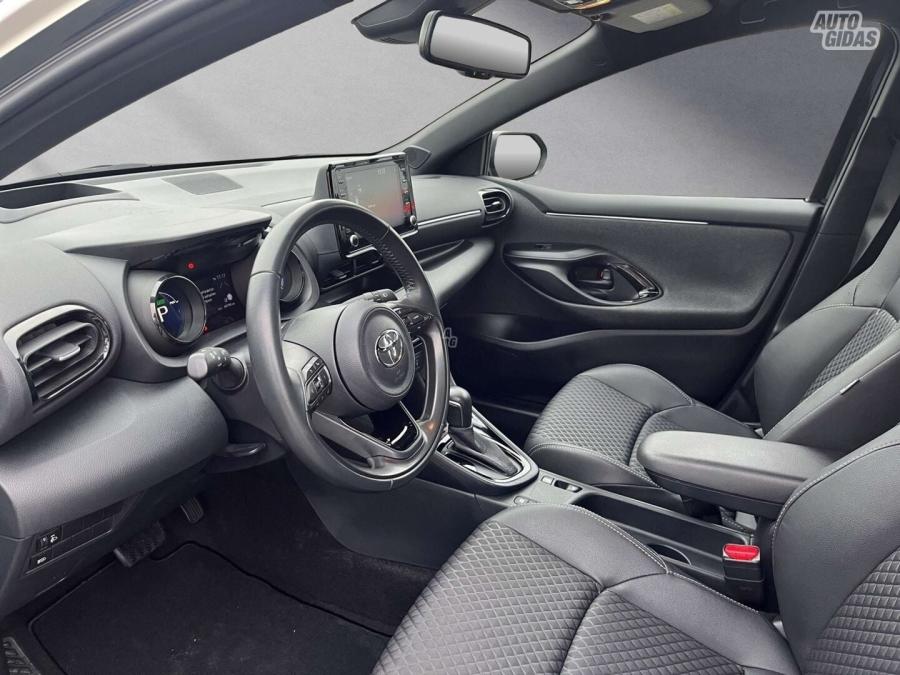 Melns Toyota Yaris 2020 Kauņa, ar dzinēja tilpumu 1.50 L un nobraukumu 70 tūkst. km par 22244 €, foto 9 vietnē AUTOMOTO.COM.LV