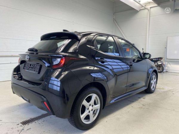 Melns Toyota Yaris 2020 Radviliškis, ar dzinēja tilpumu 1.00 L un nobraukumu 9 tūkst. km par 12281 €, foto 3 vietnē AUTOMOTO.COM.LV