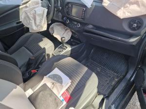 Melns Toyota Yaris 2020 Marijampole, ar dzinēja tilpumu 1.49 L un nobraukumu 89 tūkst. km par 4200 €, foto 4 vietnē AUTOMOTO.COM.LV