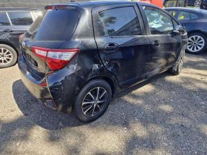Melns Toyota Yaris 2020 Marijampole, ar dzinēja tilpumu 1.49 L un nobraukumu 89 tūkst. km par 4200 €, foto 16 vietnē AUTOMOTO.COM.LV