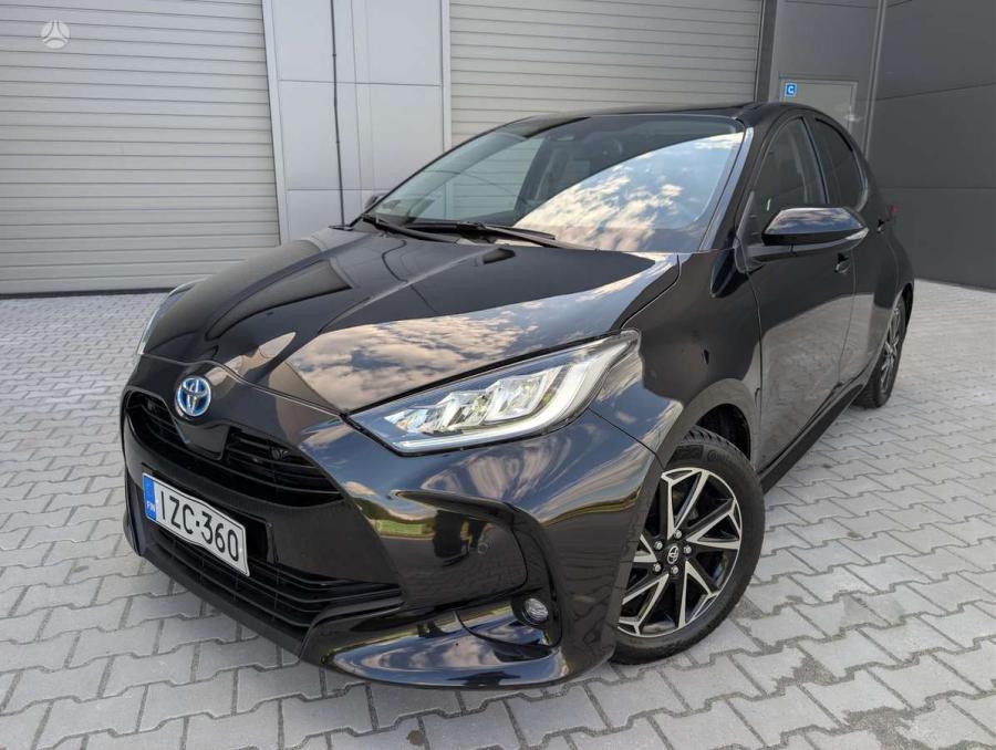 Melns Toyota Yaris 2020 Kauņa, ar dzinēja tilpumu 1.49 L un nobraukumu 21 tūkst. km par 16400 €, foto 3 vietnē AUTOMOTO.COM.LV