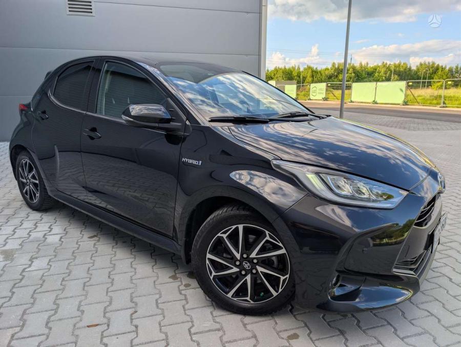 Melns Toyota Yaris 2020 Kauņa, ar dzinēja tilpumu 1.49 L un nobraukumu 21 tūkst. km par 16400 €, foto 4 vietnē AUTOMOTO.COM.LV