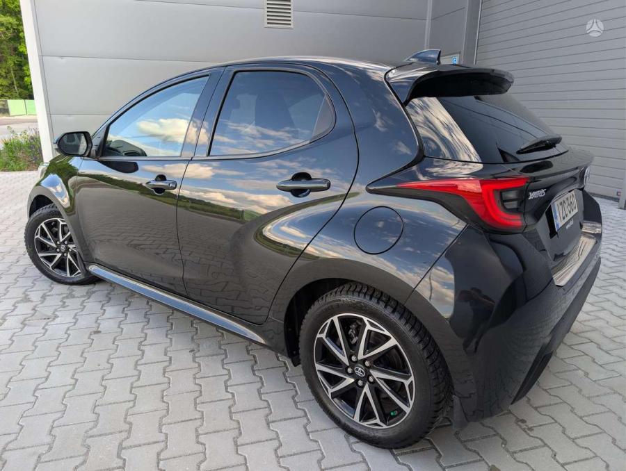 Melns Toyota Yaris 2020 Kauņa, ar dzinēja tilpumu 1.49 L un nobraukumu 21 tūkst. km par 16400 €, foto 10 vietnē AUTOMOTO.COM.LV