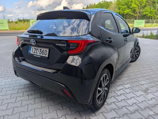 Melns Toyota Yaris 2020 Kauņa, ar dzinēja tilpumu 1.49 L un nobraukumu 21 tūkst. km par 16400 €, foto 10 vietnē AUTOMOTO.COM.LV
