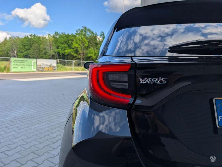 Melns Toyota Yaris 2020 Kauņa, ar dzinēja tilpumu 1.49 L un nobraukumu 21 tūkst. km par 16400 €, foto 14 vietnē AUTOMOTO.COM.LV