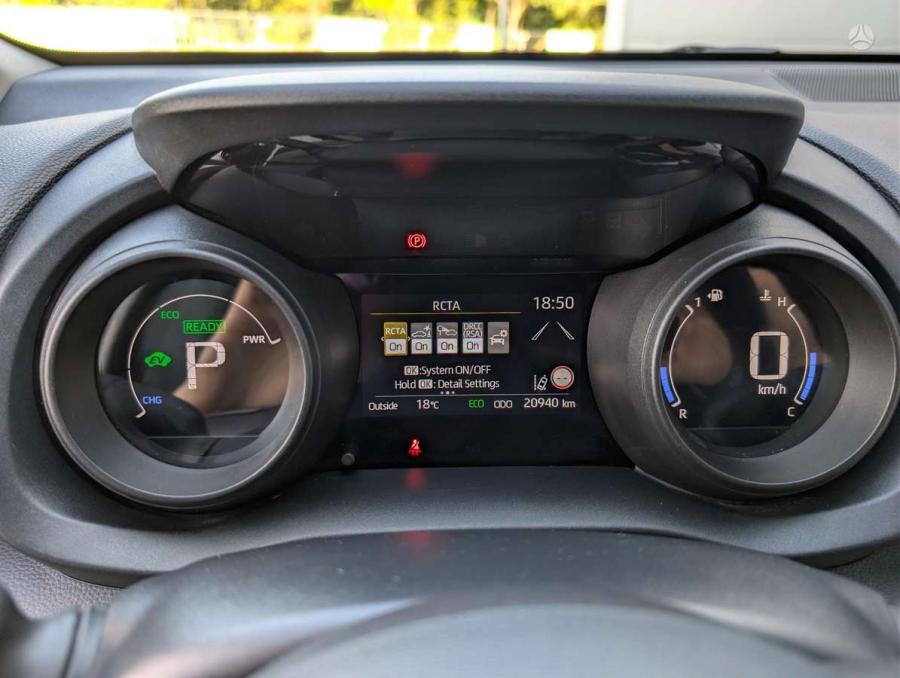 Melns Toyota Yaris 2020 Kauņa, ar dzinēja tilpumu 1.49 L un nobraukumu 21 tūkst. km par 16400 €, foto 18 vietnē AUTOMOTO.COM.LV