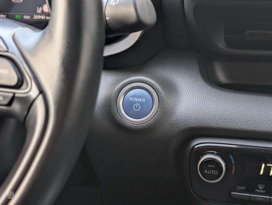 Melns Toyota Yaris 2020 Kauņa, ar dzinēja tilpumu 1.49 L un nobraukumu 21 tūkst. km par 16400 €, foto 21 vietnē AUTOMOTO.COM.LV